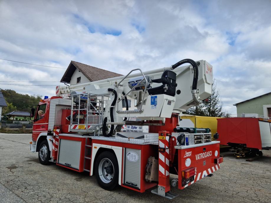 VATROGASNA HIDRAULIČNA PLATFORMA SA KORPOM MECEDES BRONTO SKYLIFT, 2000 ...