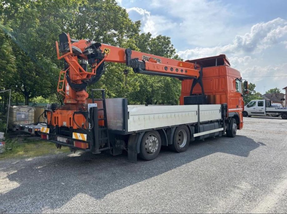 DAF XF s palfinger kranom, 2011 god.