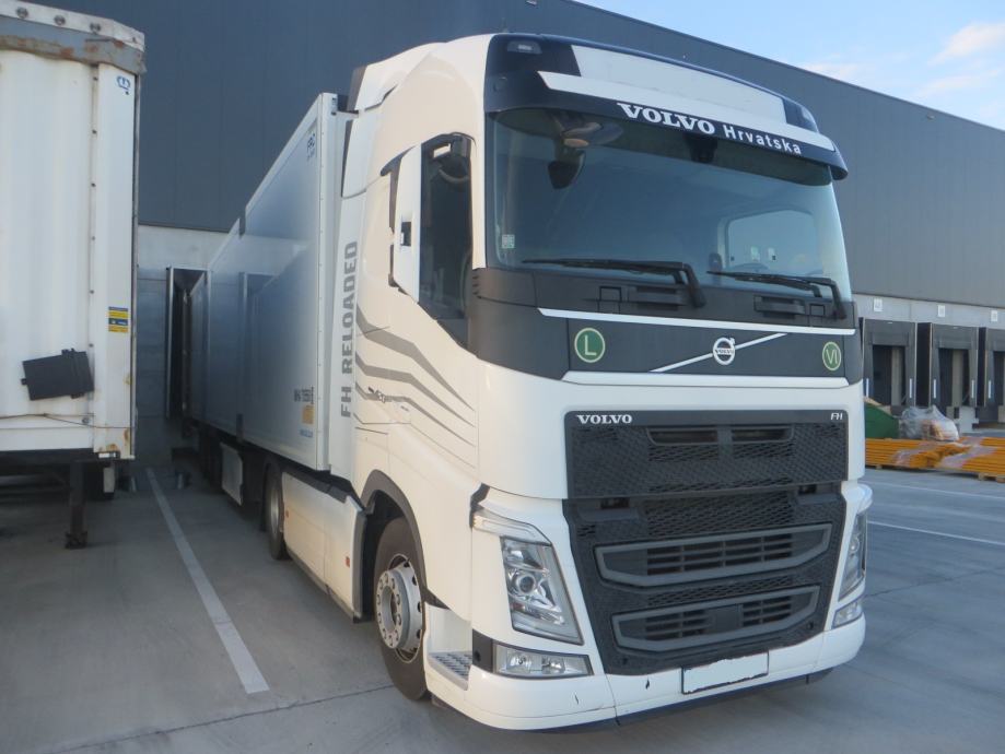 Volvo FH420 4x2Tegljač sa Krone doppelstock, 2018 god.
