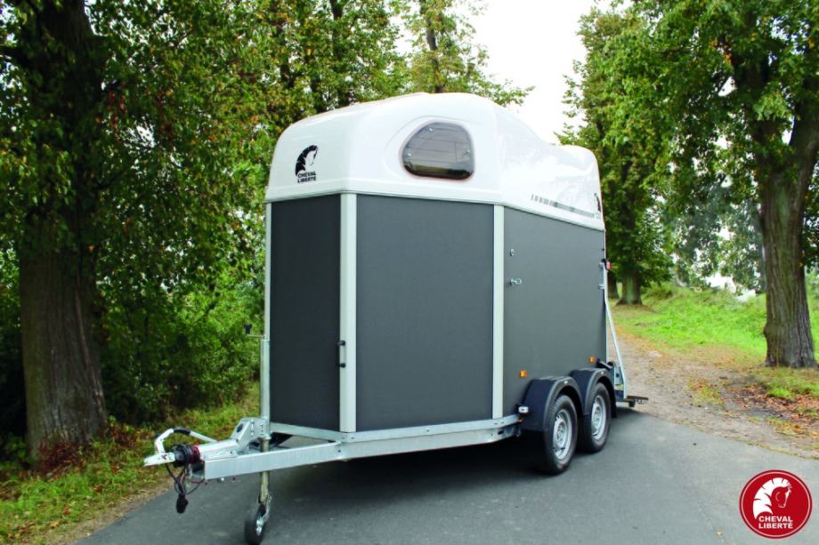 PRIKOLICA CHEVAL LIBERTE GOLD FIRST, 2023 god.