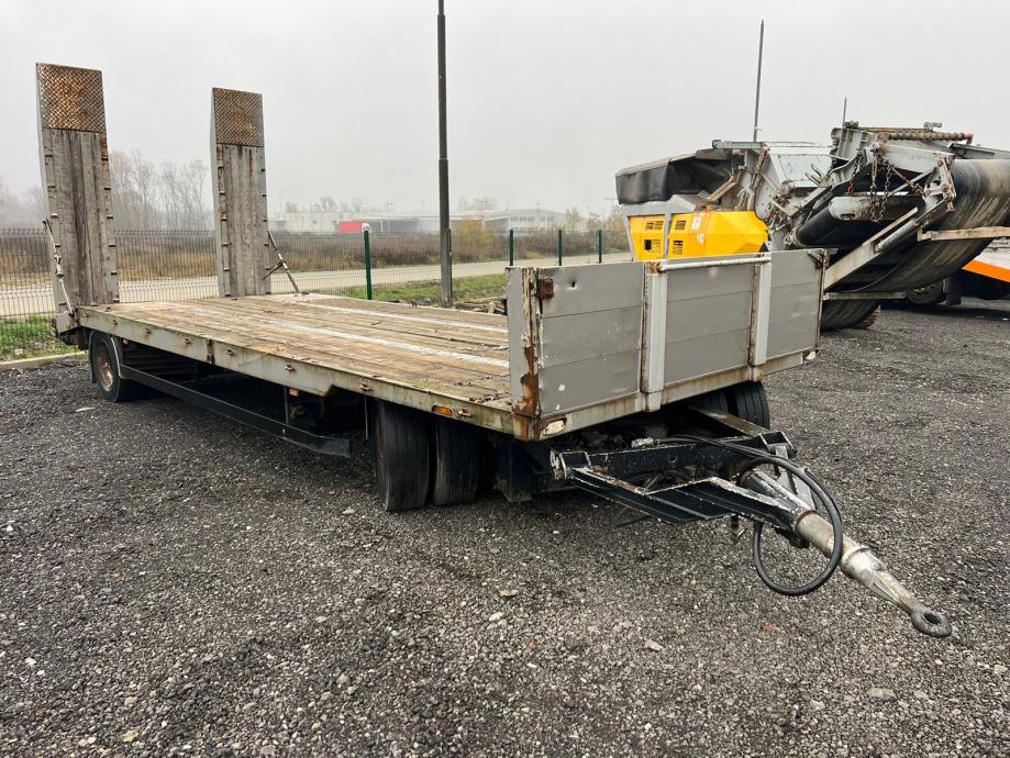 Prikolica / labudica, 2000 god.