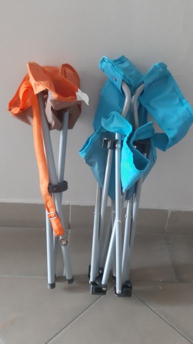 Male, sklopive kamp-stolice za djecu - rijetko korištene - metalne