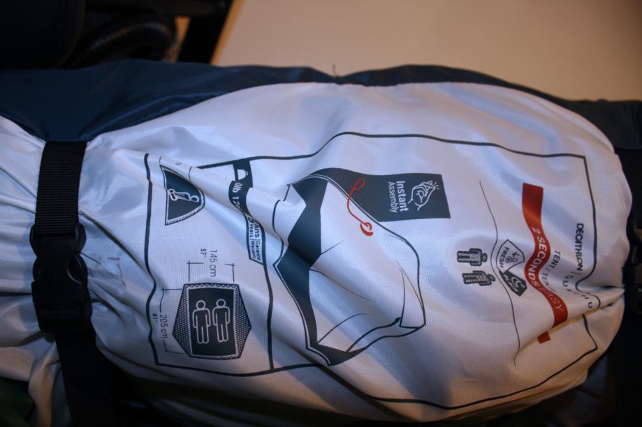 Šator za kampiranje Decathlon 2 Seconds Easy Fresh & Black za 2 osobe