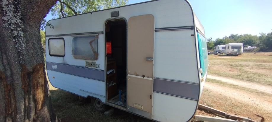 Adria 450 - godište 1980 sa predšatorom - Pula, Hrvatska