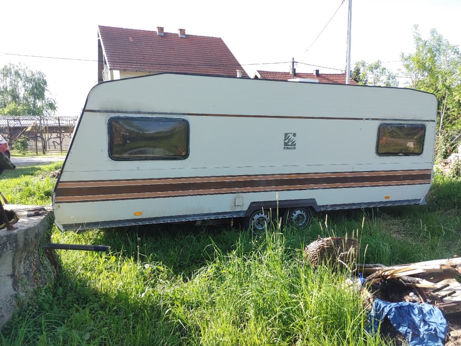 Prodajem Kamp kucicu Knaus