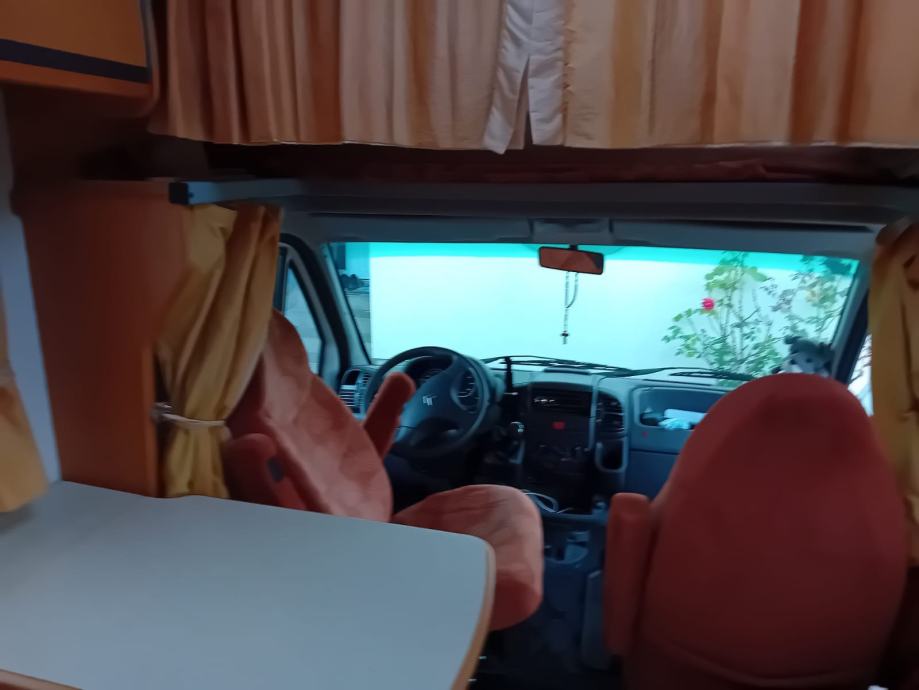 Kamper Citroen Jumper s puno dodatne opreme, registriran do 5.mjeseca
