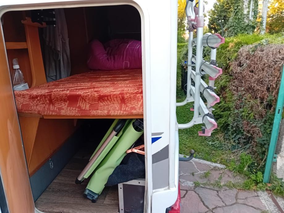 Kamper Citroen Jumper s puno dodatne opreme, registriran do 5.mjeseca