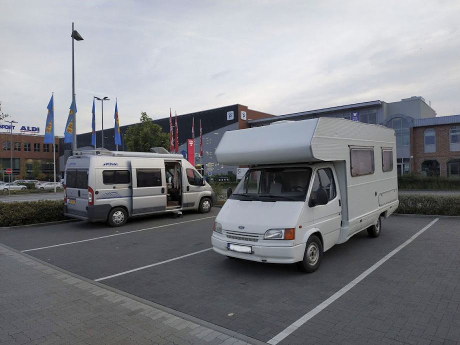 Kamper Ford