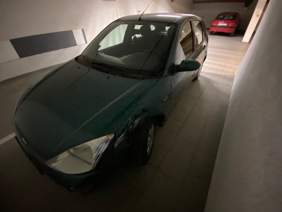 Ford Focus 1,4, 2000 god.