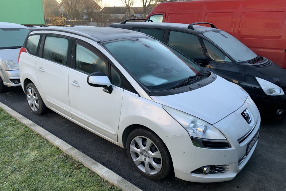 Peugeot 5008 1,6 e-HDi automatik, 2013 god.
