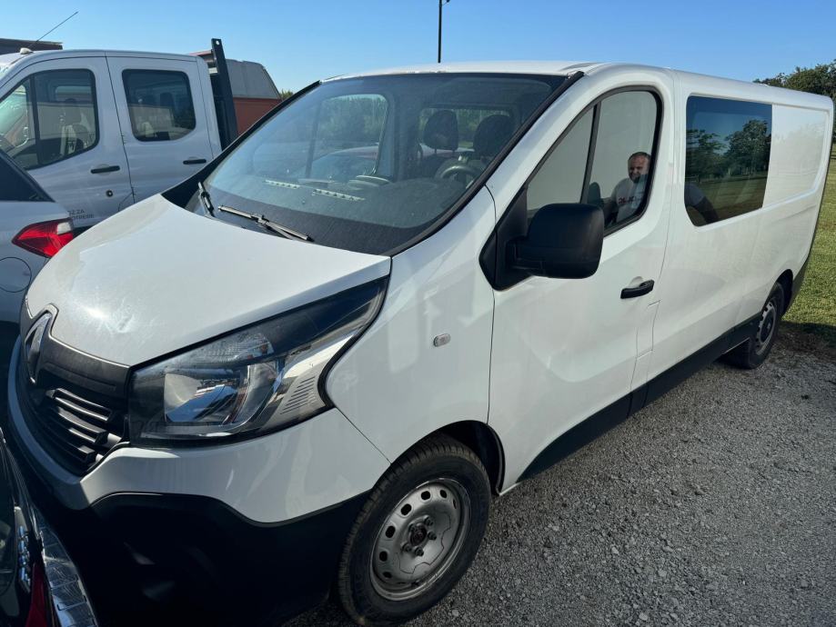 Renault Trafic 1,6 dCi 2015g dva reda sjedala NEISPRAVAN prodajem ...