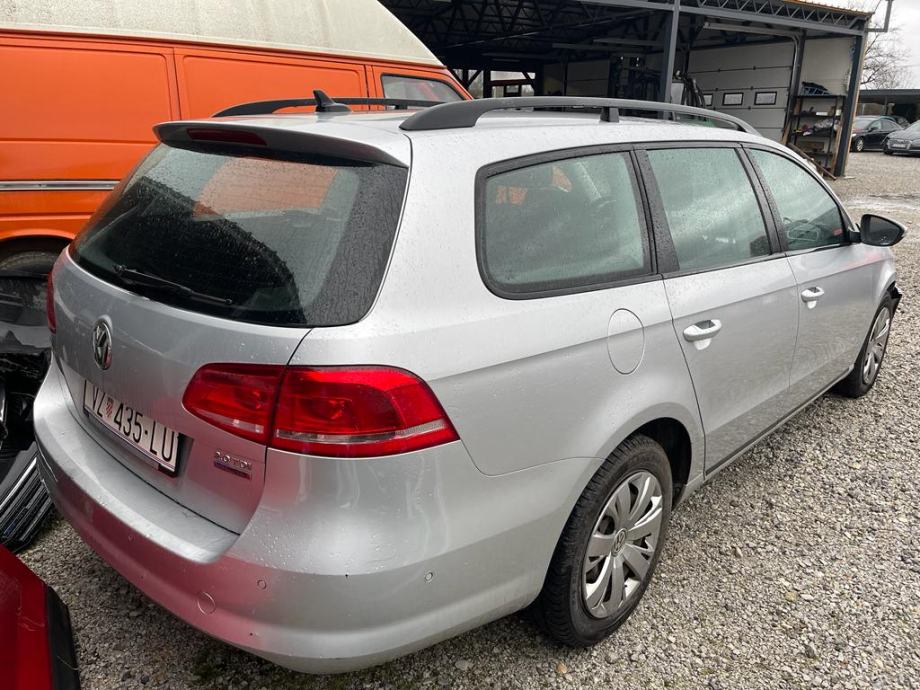 VW Passat Variant 2,0 TDI 2011g karambol u voz. stanju na ime kupca ...