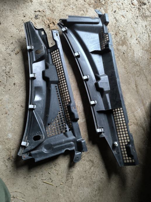 Alfa romeo 159 plastika ispod vjetrobrana