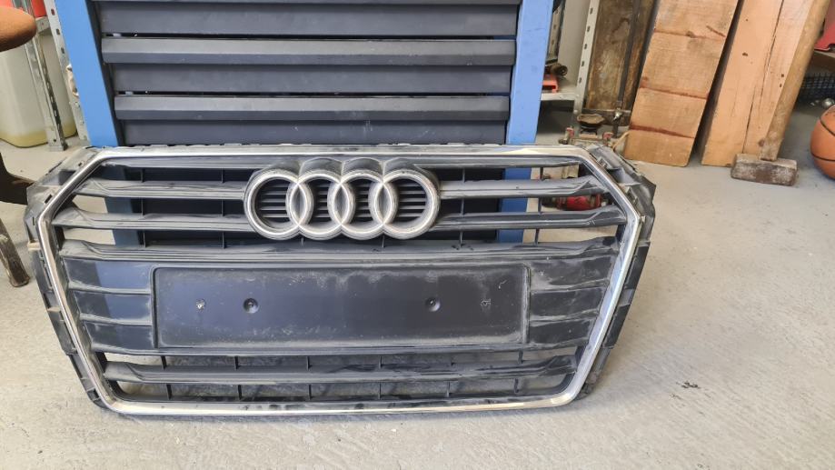 Audi A4 B9 prednja maska