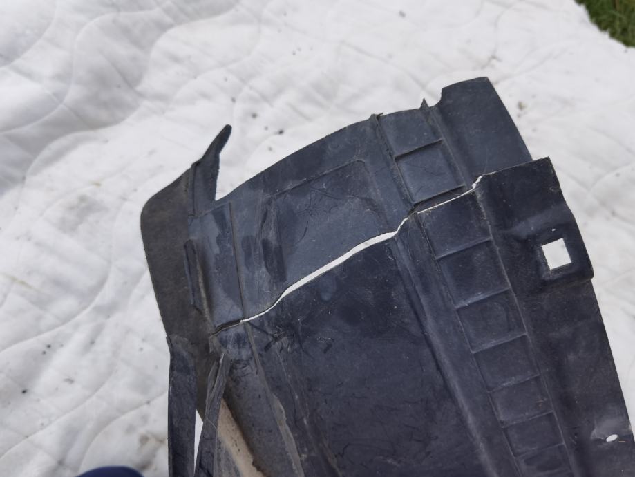 AUDI A6 4G C7 PVC OPLATA KOTAČA DESNA 4G0853888J