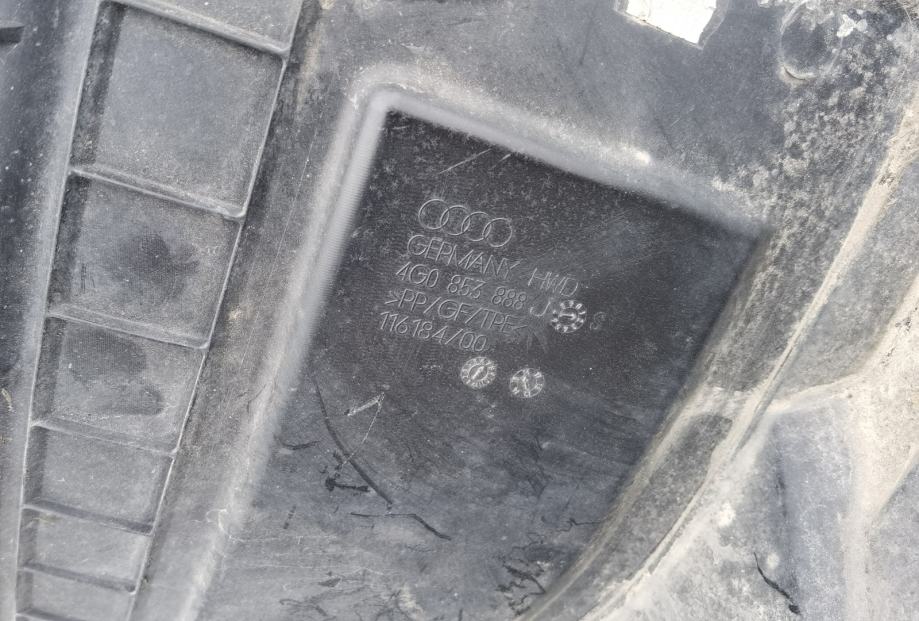 AUDI A6 4G C7 PVC OPLATA KOTAČA DESNA 4G0853888J