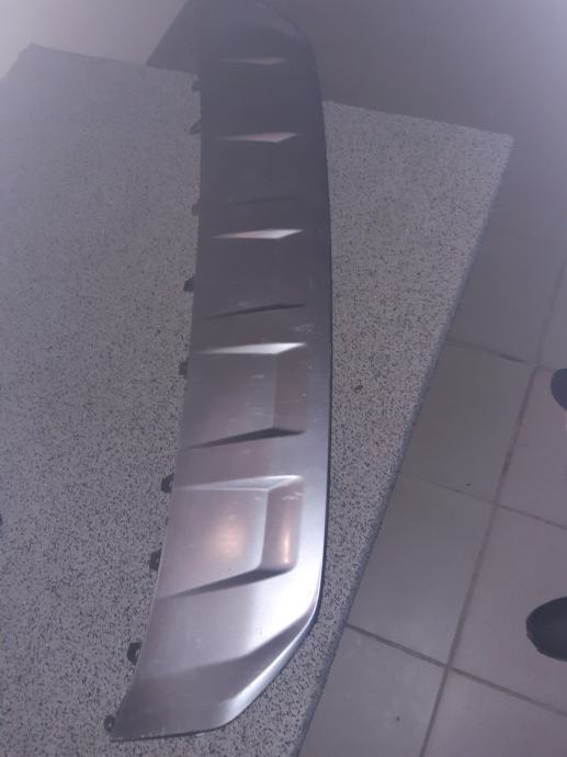 audi Q7 prednji spoljer 4m0807733d