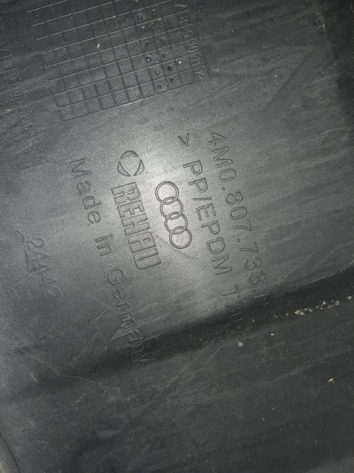 audi Q7 prednji spoljer 4m0807733d