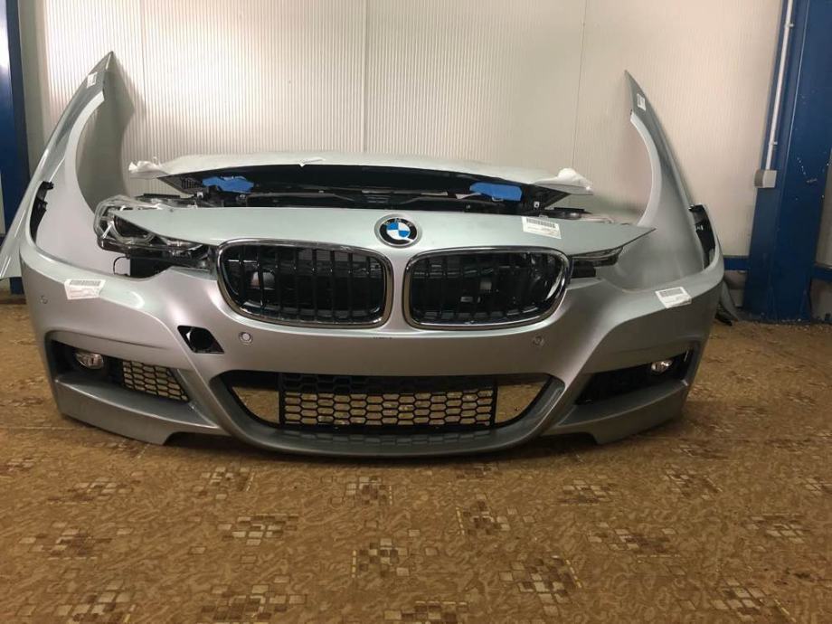 Bmw F30 F31 lci M branik boja A83 kompletan sa pdc i maglenkama..