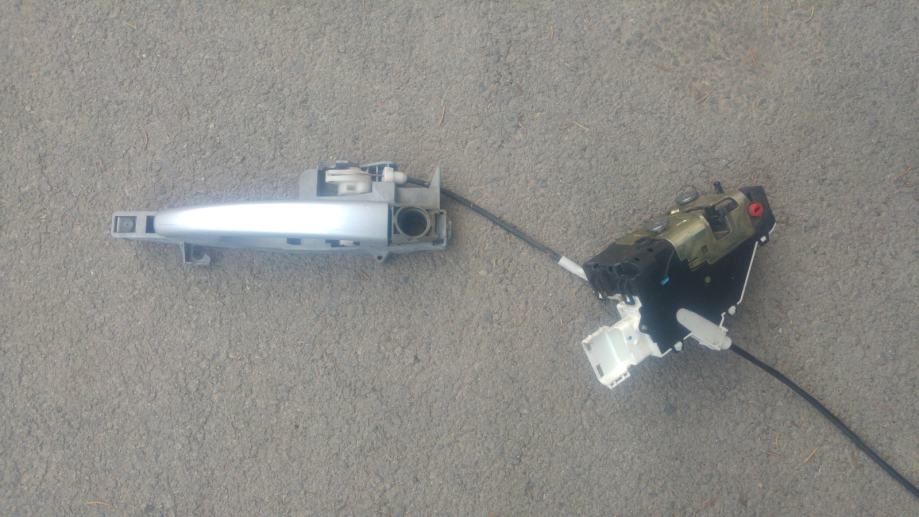 Peugeot 407 brava vrata zadnja lijeva