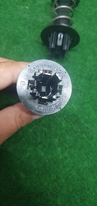 ***MERCEDES-BENZ***OPRUGA ZA SIGURNOSNU KOPČU*GLE/W167/A1678809203