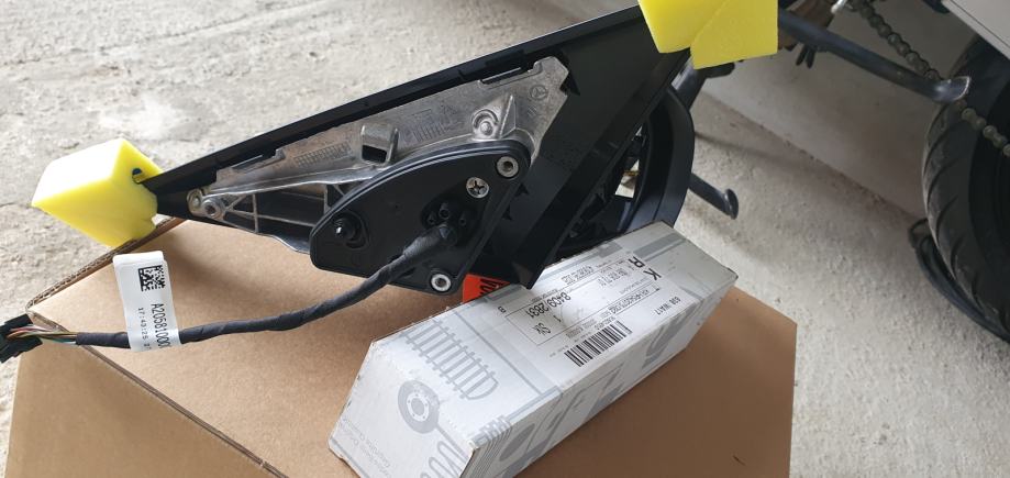 ***MERCEDES-BENZ***RETROVIZOR DESNI C-KLASA ***W205/A205**