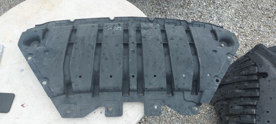 Mercedes S klasa a2225200700 donja pvc zaštita ispod branika prodajem