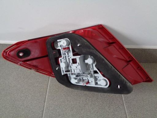 MERCEDES W204 A2048203064 LIMUZINA / LAMPA FAR ZADNJINA ZADNJI