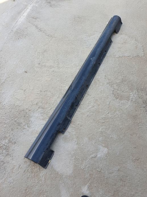 Mercedes W204 amg desni prag 07-14 A2046981454