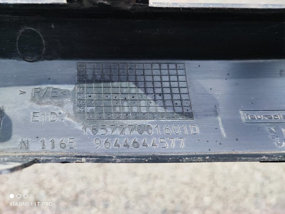 Peugeot 407 lajsna branika prednja desna 9644644577