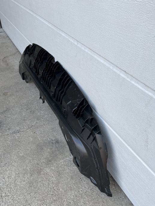 Prednja zaštita ispod hladnjaka Volvo xc40 2018