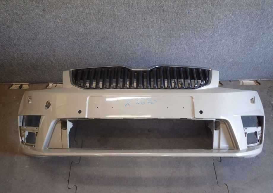 PREDNJI BRANIK SKODA OCTAVIA III 3 RS