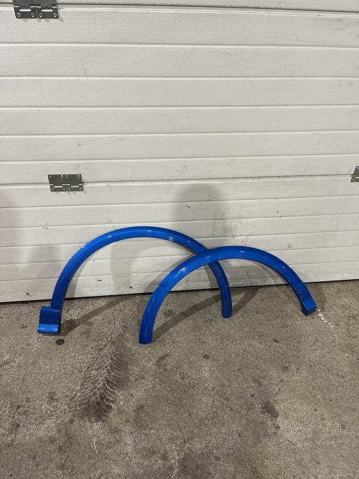 Prednji i zadnji desni plastični rub blatobrana audi Q2 2019