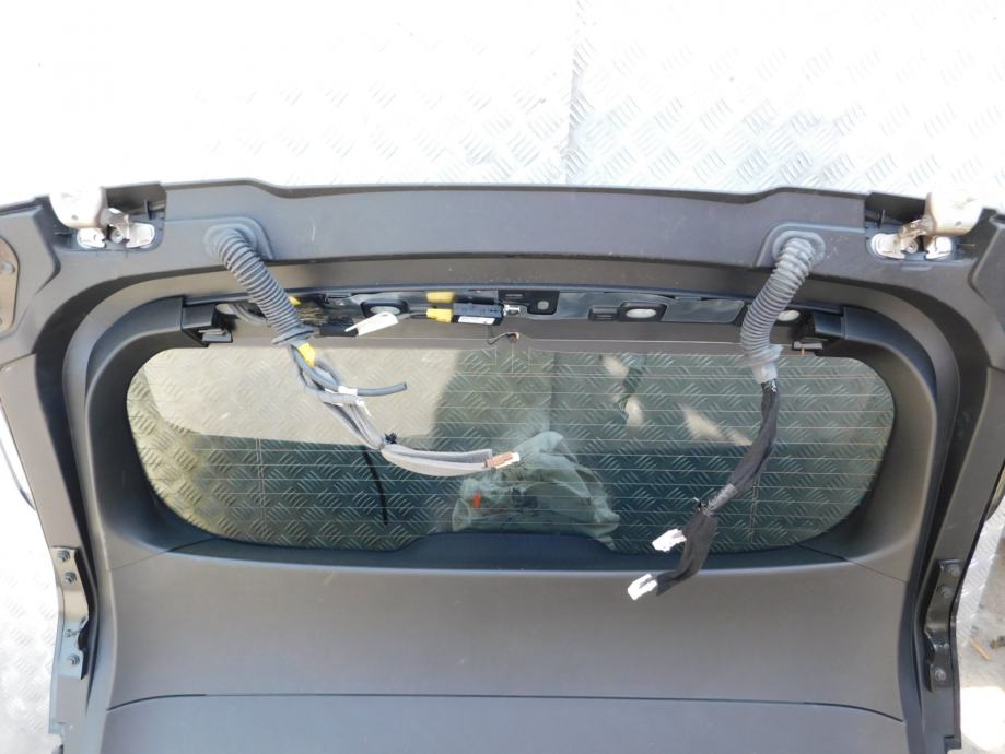 RENAULT TALISMAN KARAVAN - VRATA POKLOPAC BUNKERA PRTLJAZNIKA