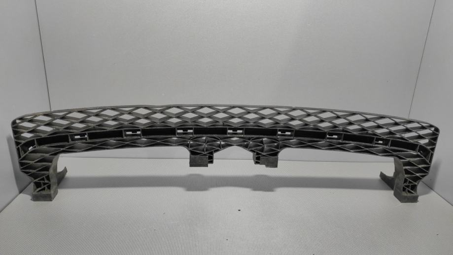 RESETKA BRANIKA VW PASSAT B7 > 10-14 3AA807571