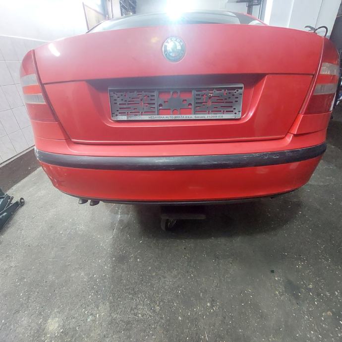 škoda octavia 2 hauba maska branik far vezni limik far