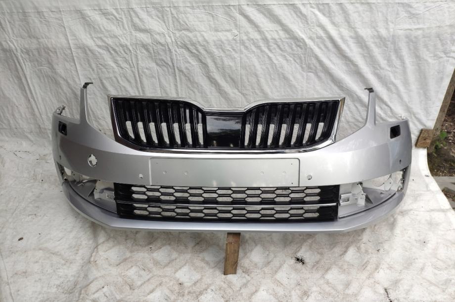Škoda octavia 3 /facelift /prednji branik komplet!