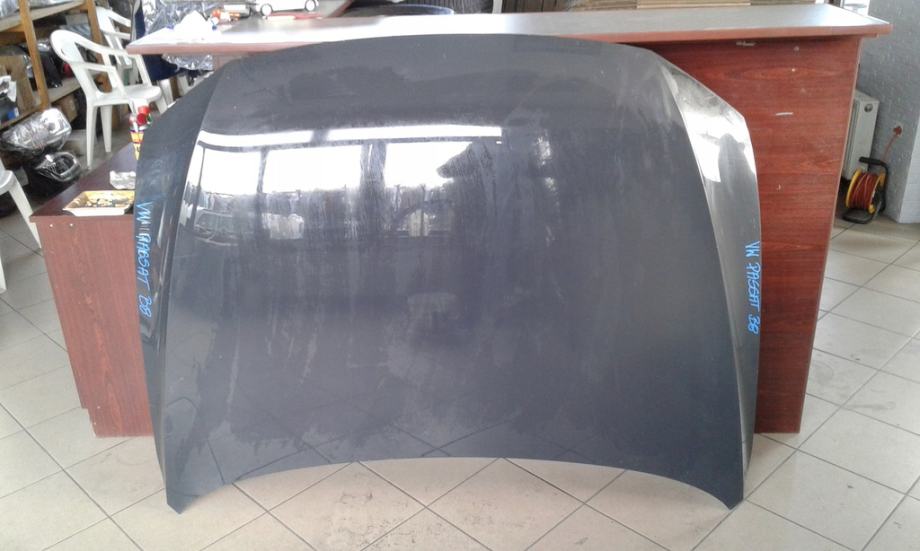 VW PASSAT B8 HAUBA PREDNJA STRANA