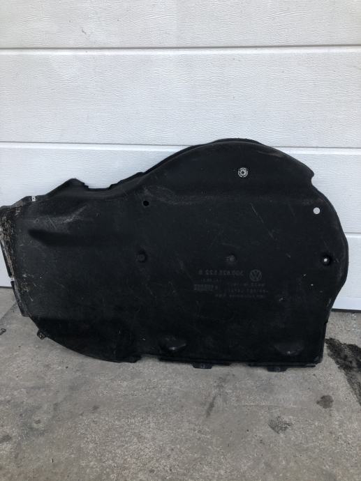 ZAŠTITA OKO REZERVNOG KOTAČA VW PASSAT B8