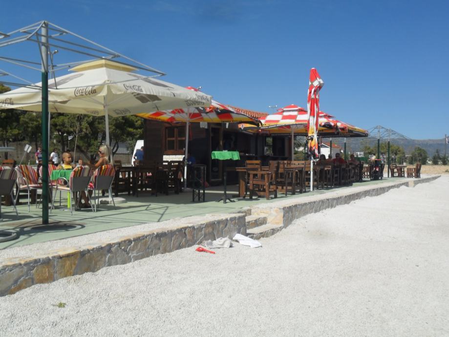 beach bar