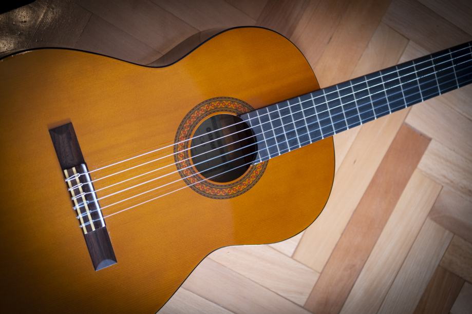 gitara YAMAHA C - 40 + futrola