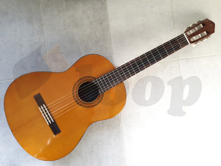 Yamaha C-40 klasična gitara