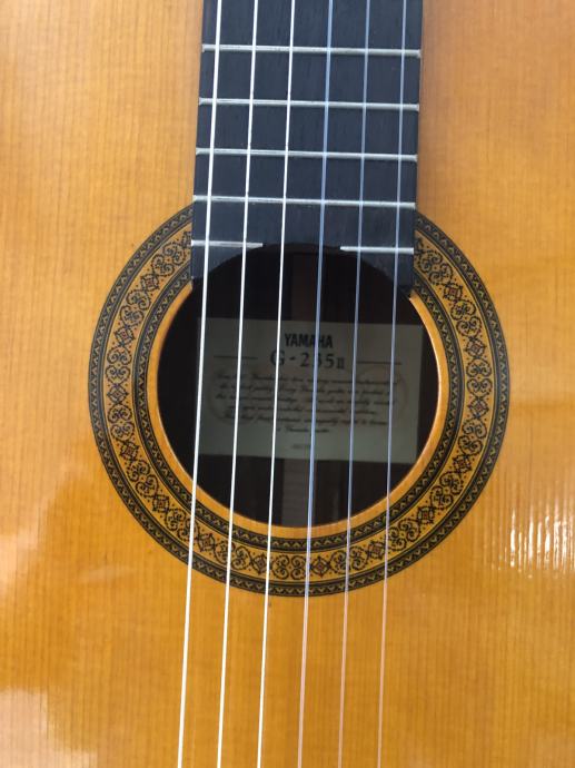 Yamaha G 235 II Gitara