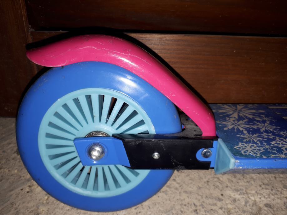 ELSA FROZEN- ROMOBIL, poklon KACIGA