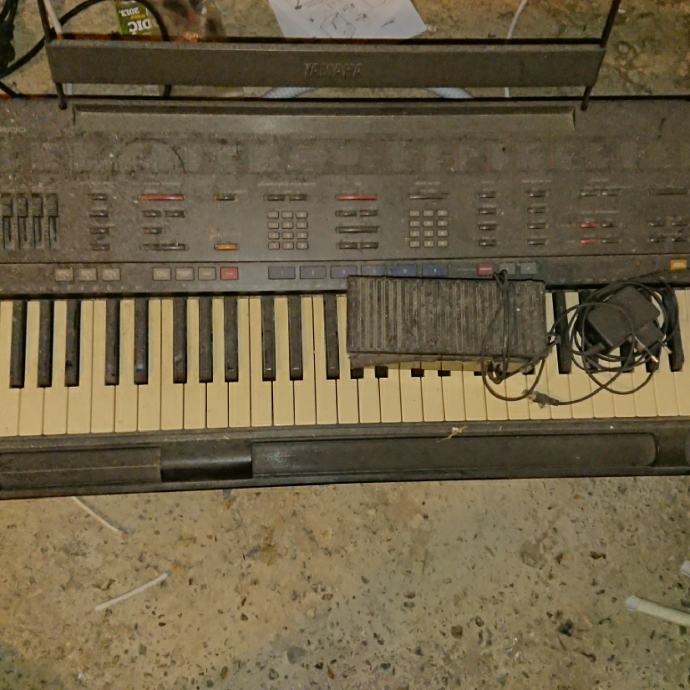 Klavijatura Yamaha PSR 3500
