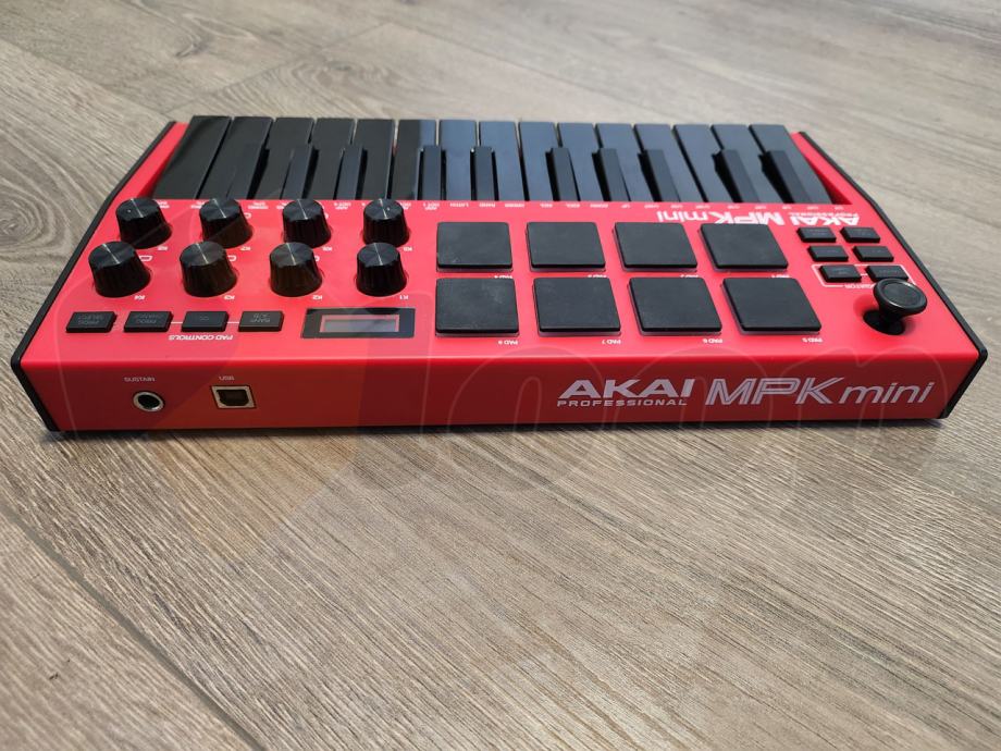 AKAI Professional MPK Mini MK3 Red (36 rata, bespl. dostava)