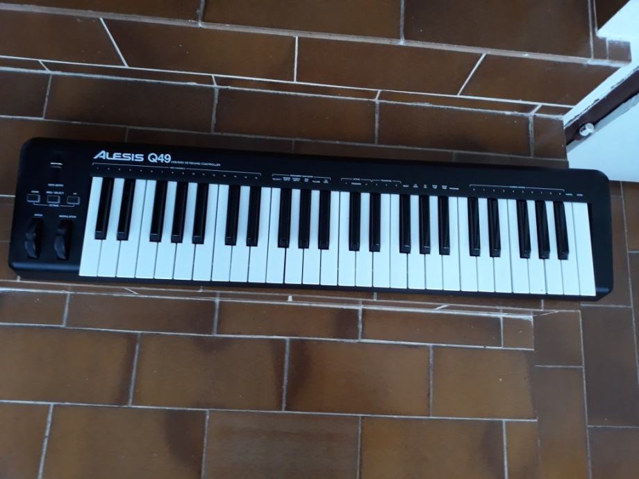 Alesis Q49