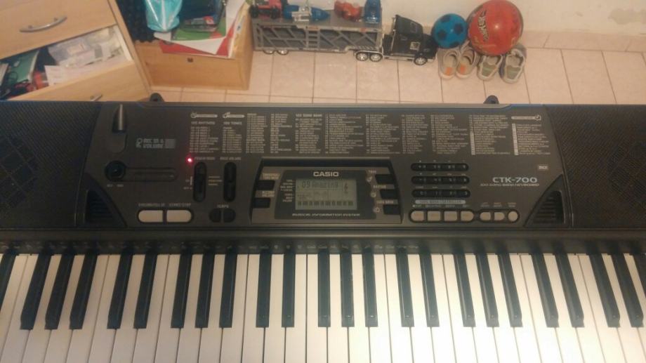 CASIO CTK-700 + STALAK GRATIS