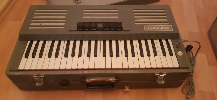 Harmona - njemački električni harmonij (Cro)