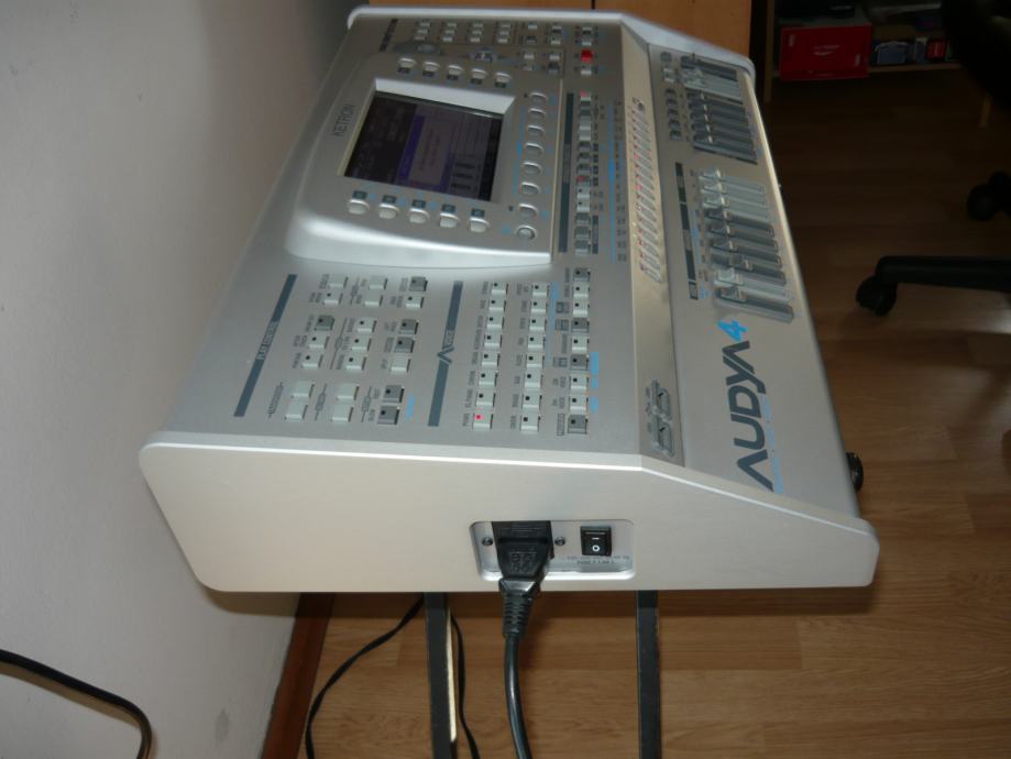 Ketron Audya 4, aranžer-sempler - modul, flight case